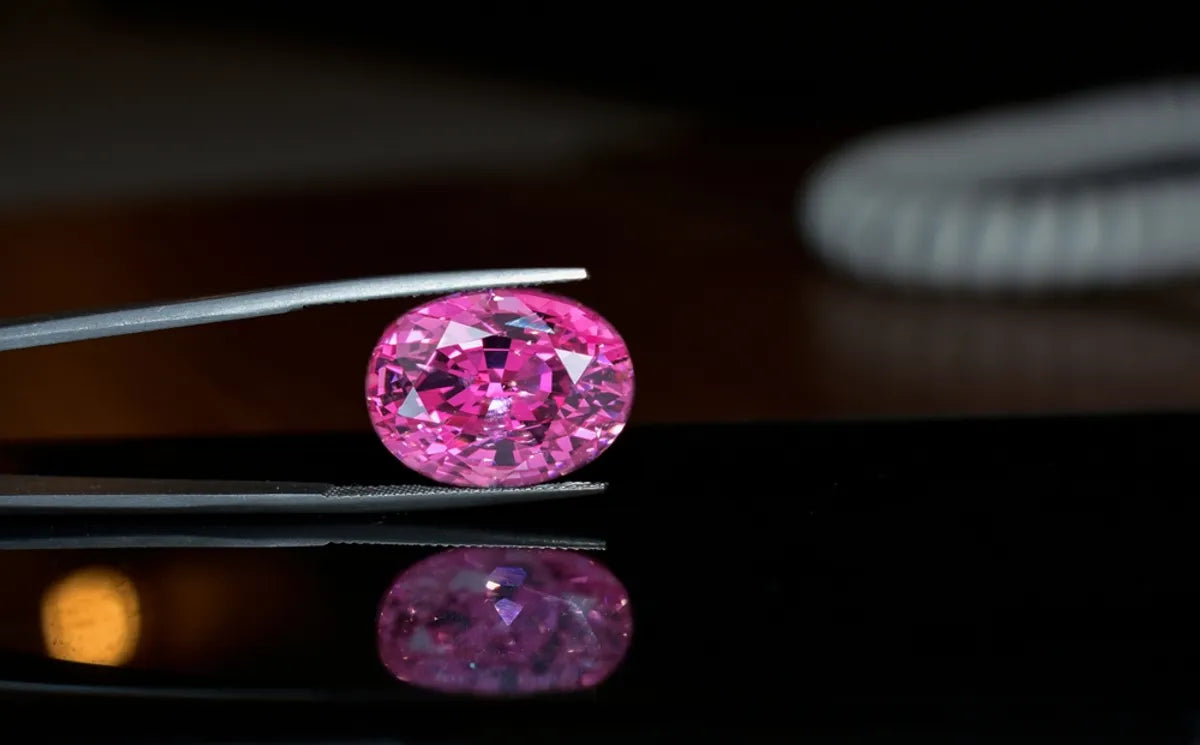 Record-Breaking Pink Diamond Sells for $34 Million in a Blink of an Ey ...